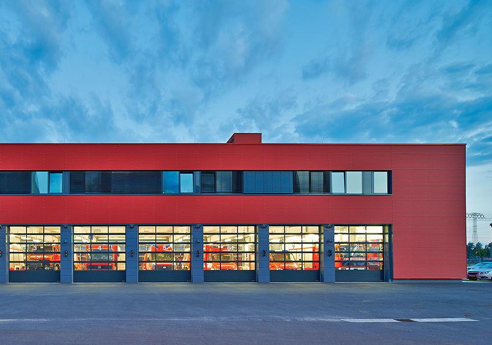 Industrie-Sektionaltore: sicher & energiesparend | Hörmann